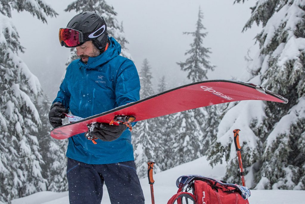 Complete Guide to Must-Have Skiing Gear